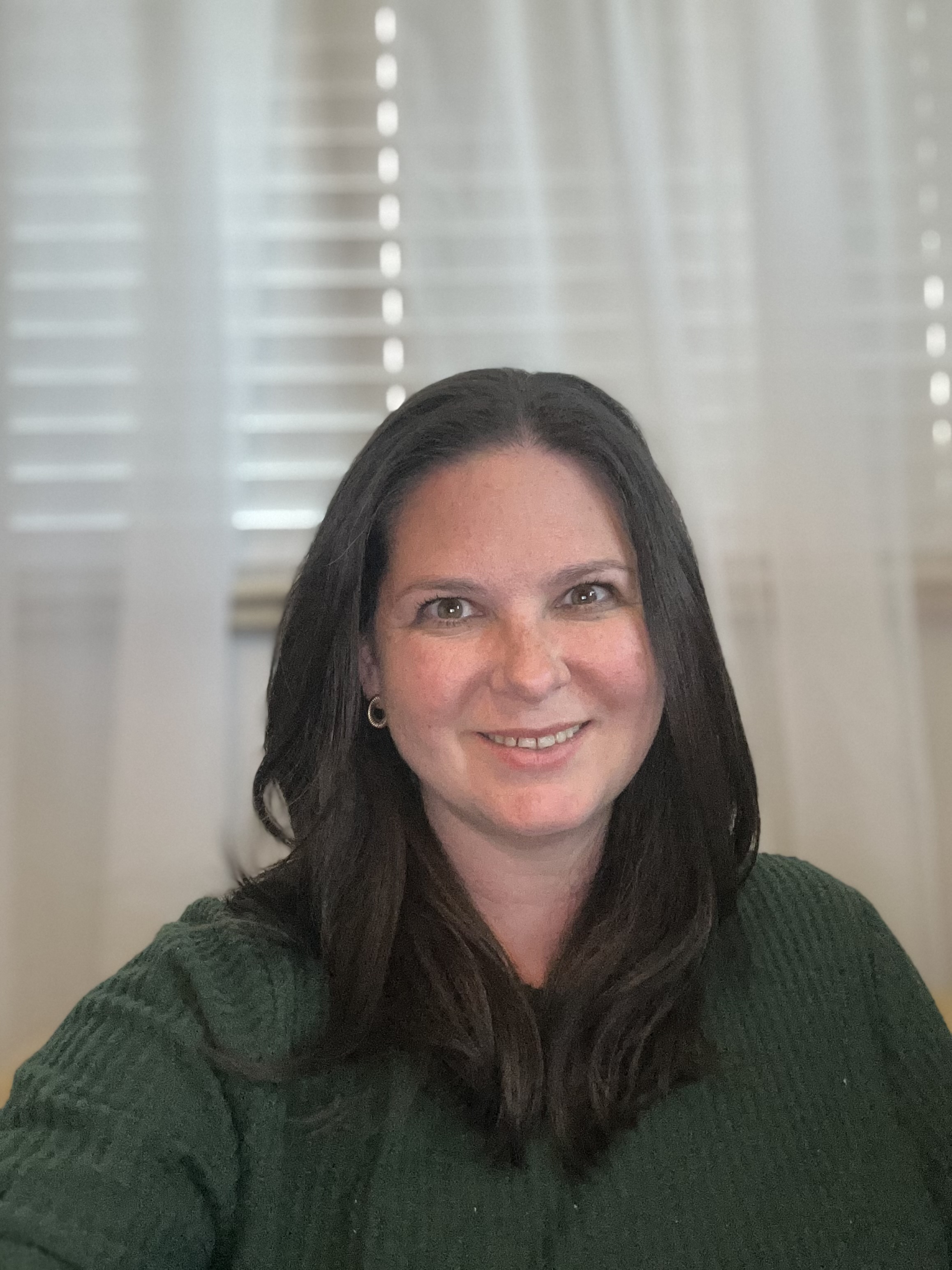 Ruthie Perez LPC is a therapist serving CO.