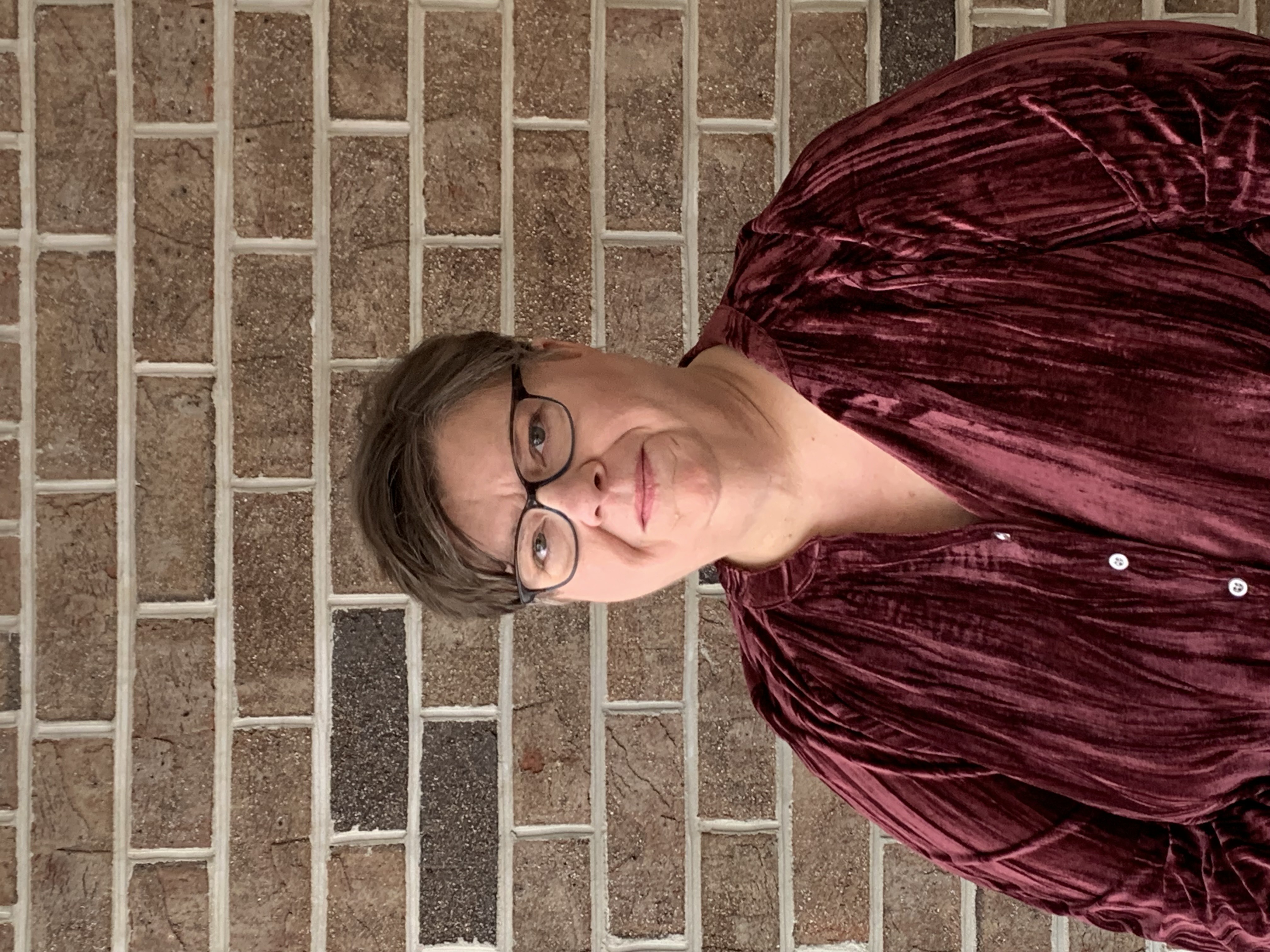 Veronica Snow-Benton LCSW is a therapist serving VA.