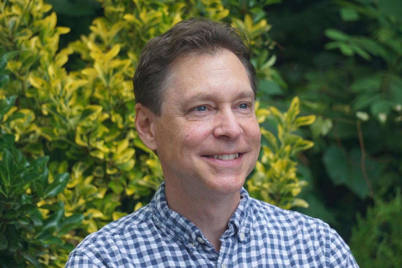 Dr. Dan Paratore Licensed Psychologist is a therapist serving NY.