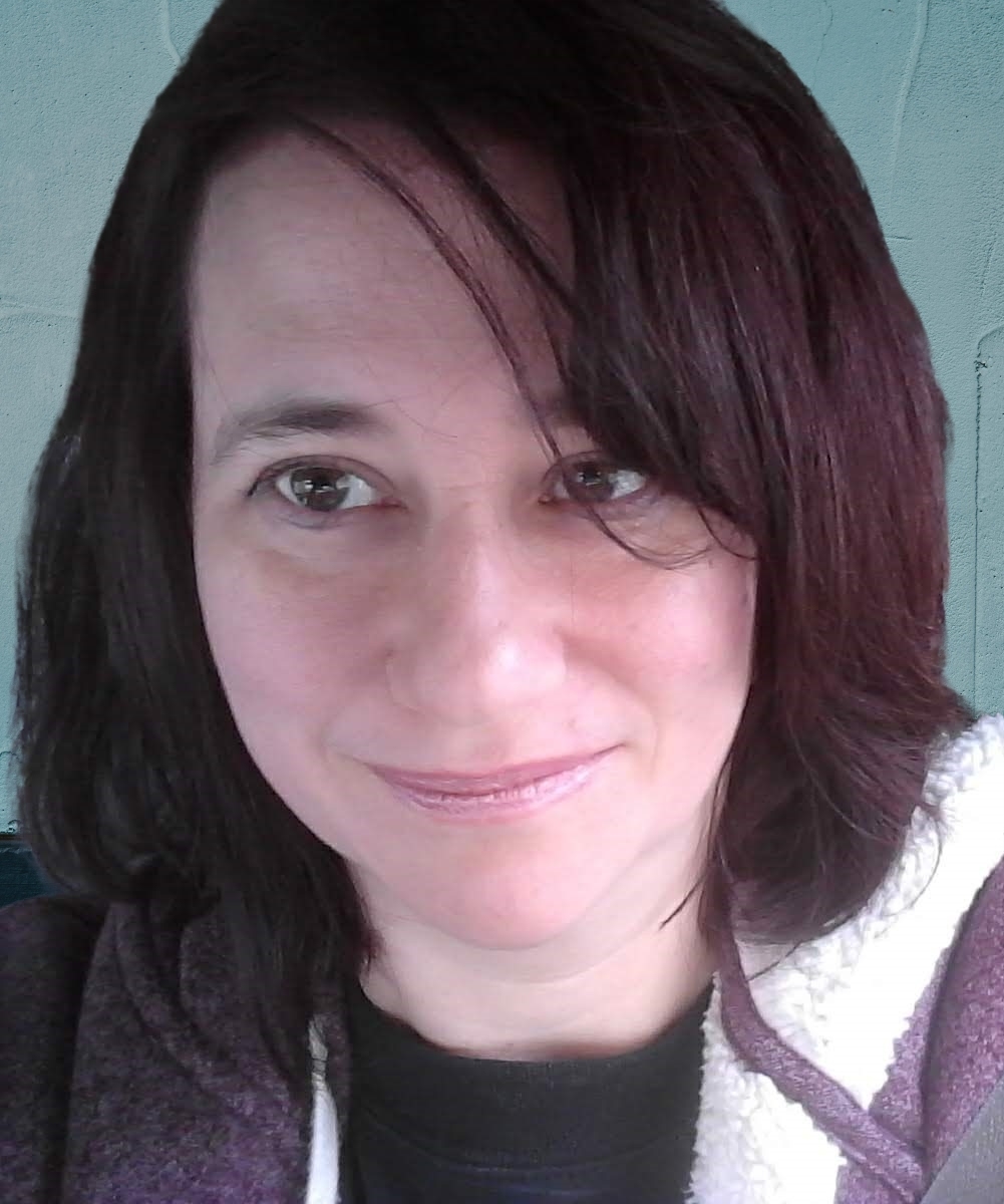 Laura Thomas-Marlow LCPC is a therapist serving IL.