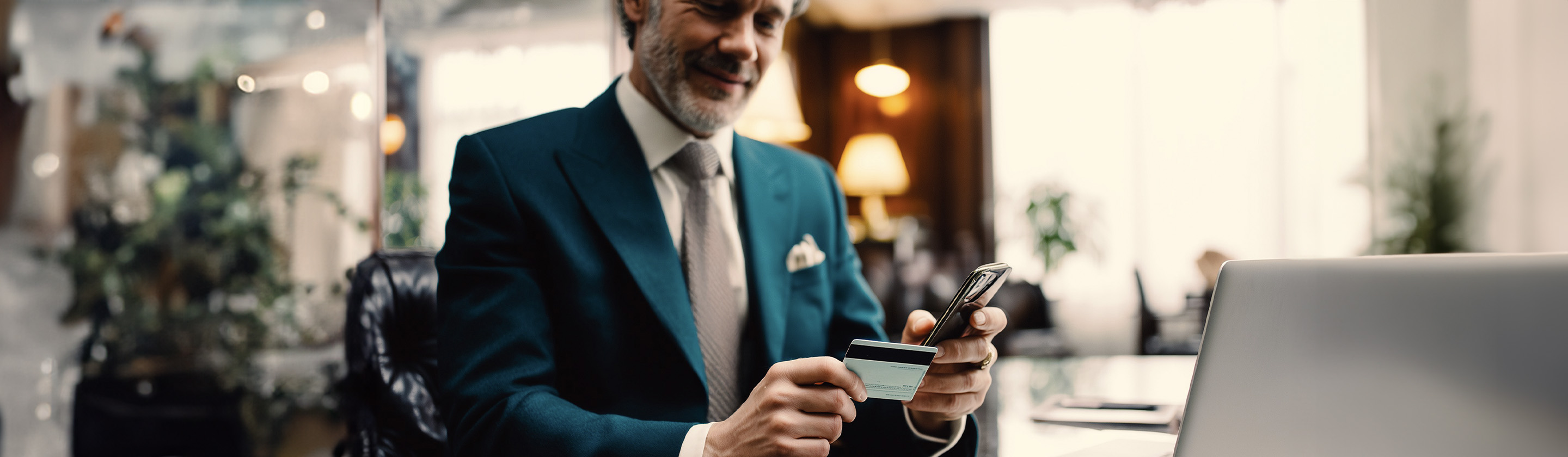 CIB Üzleti Bankkártyák - érintésmentes Apple Pay és Google Pay funkcióval