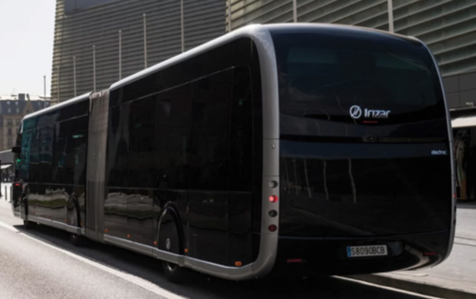 Gatwick Airport to introduce 14 new electric buses for car park shuttle ...