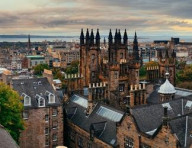 City tours & experiences with locals - private & personalized