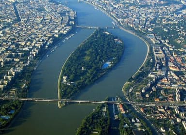 10 Awesome Things To Do In Budapest | City Unscripted