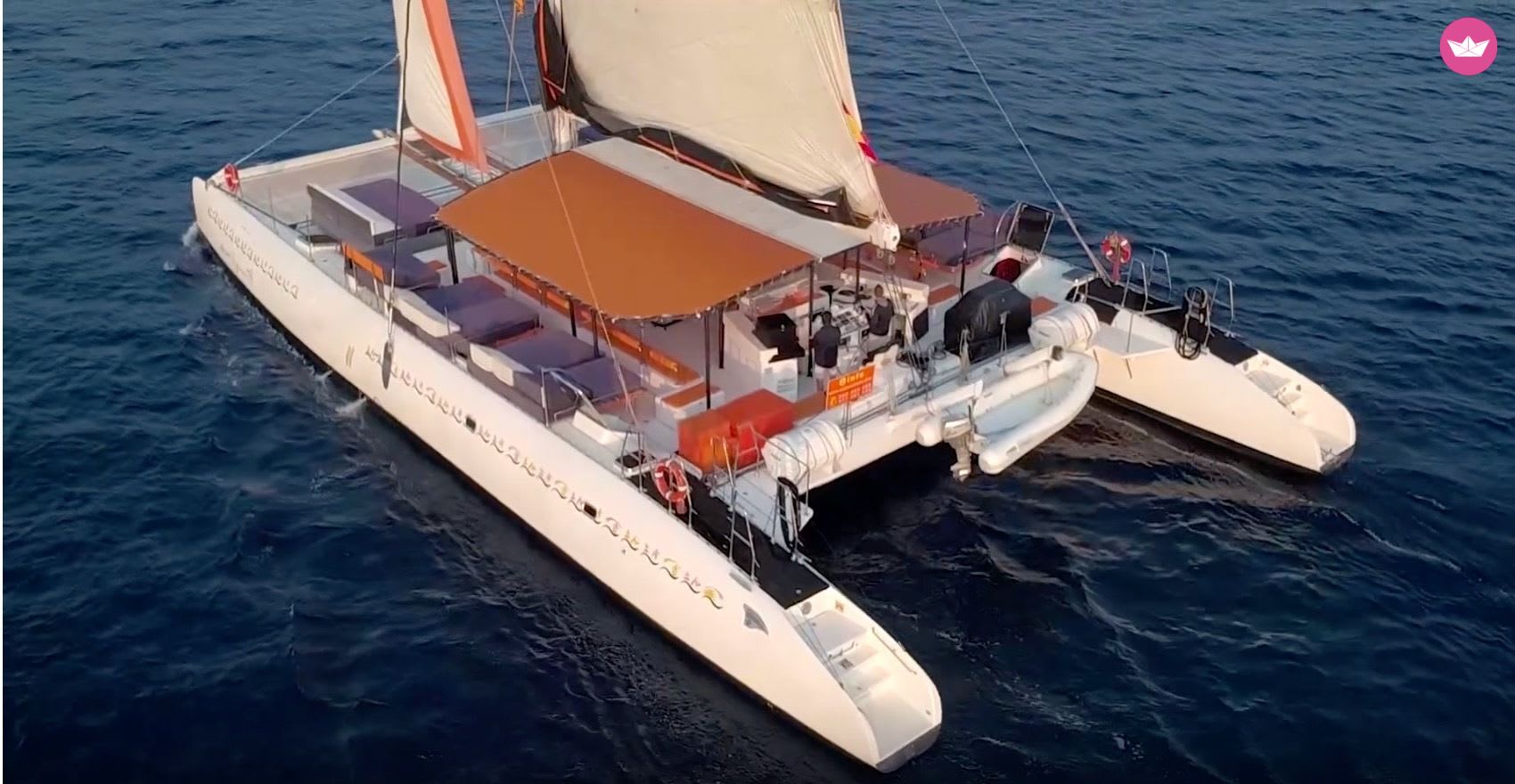 Découvrez Barcelone depuis la mer : croisière en catamaran de 4 heures ...