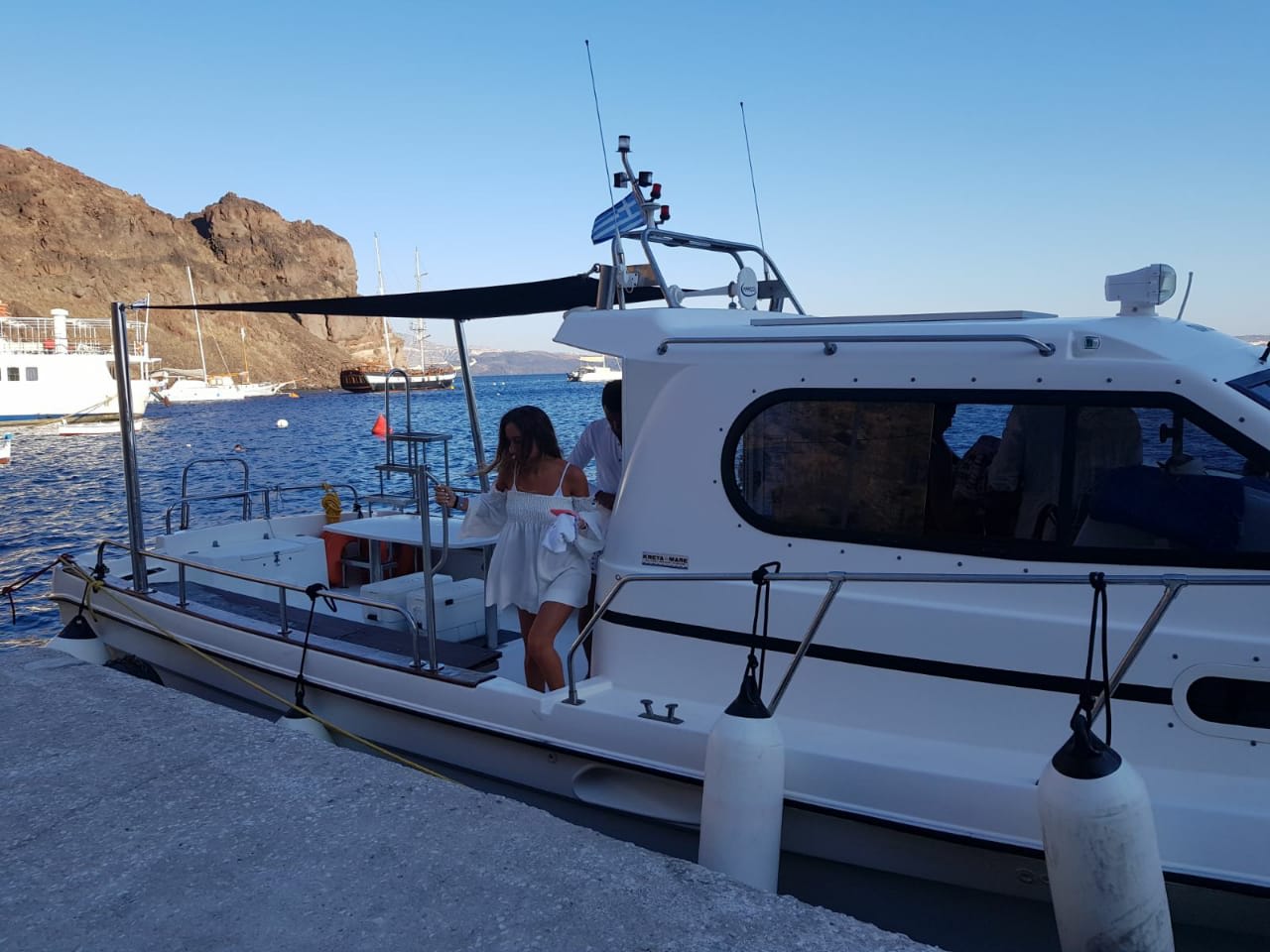 Crucero privado de 4 horas en barco a motor por la Caldera, durante el ...
