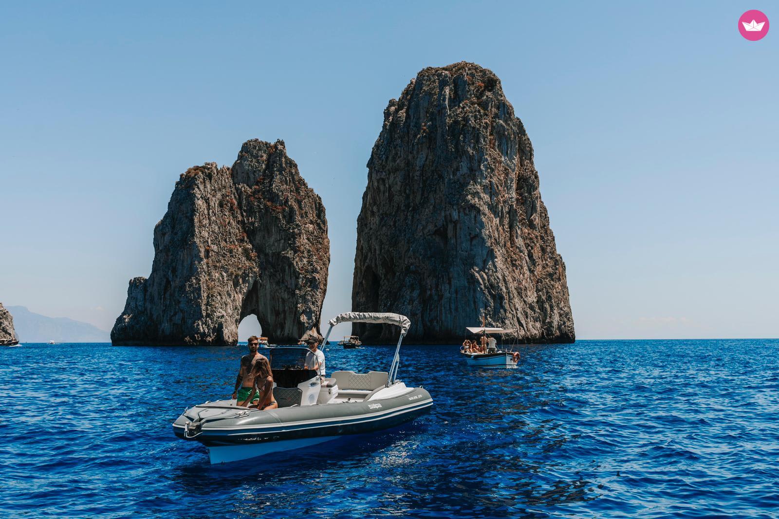 Excursion quotidienne en bateau à Capri - Click&Boat
