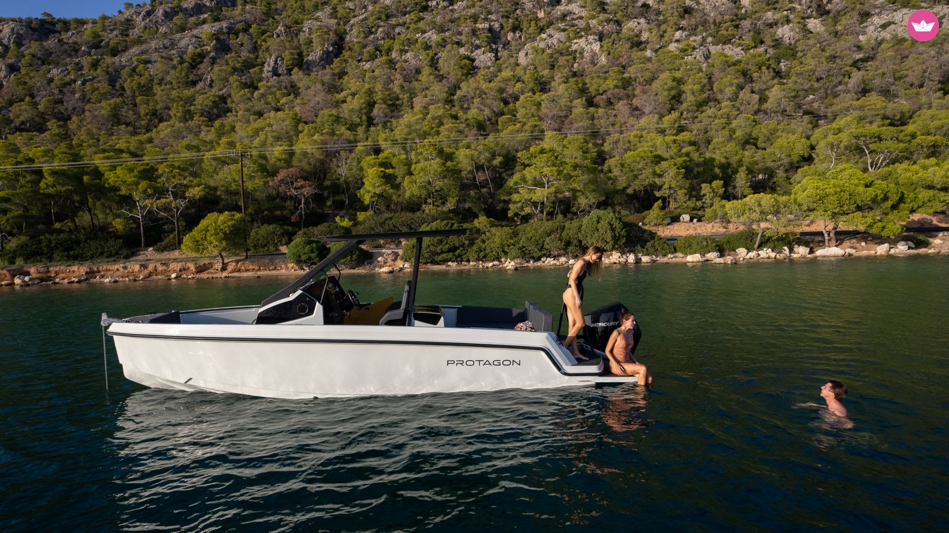 Enjoy half a day on a motorboat to discover the Blue Lagoon & Maslinica ...