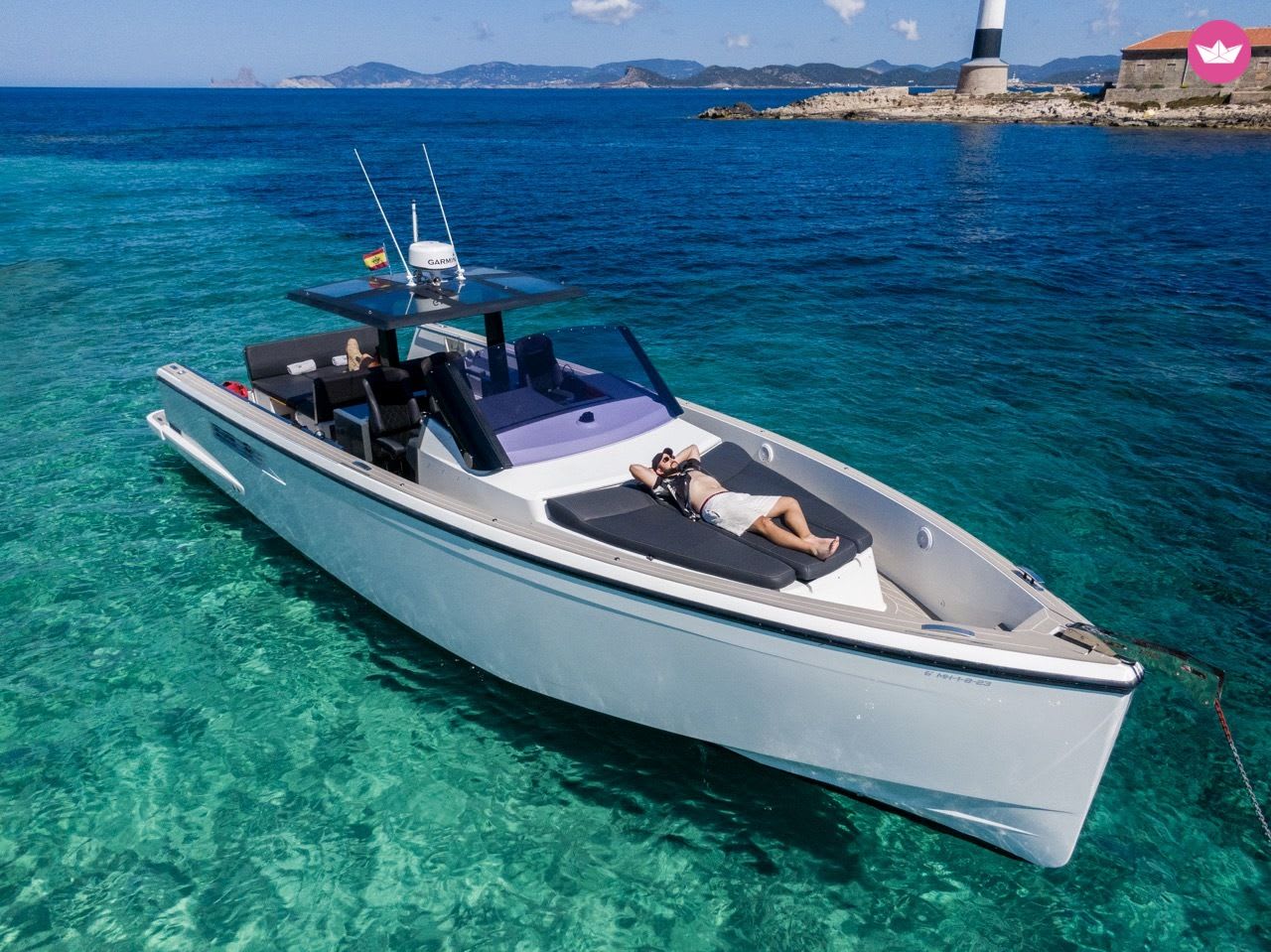 Full-day tour from Ibiza to Es Vedrá with stops at beach clubs - Click&Boat