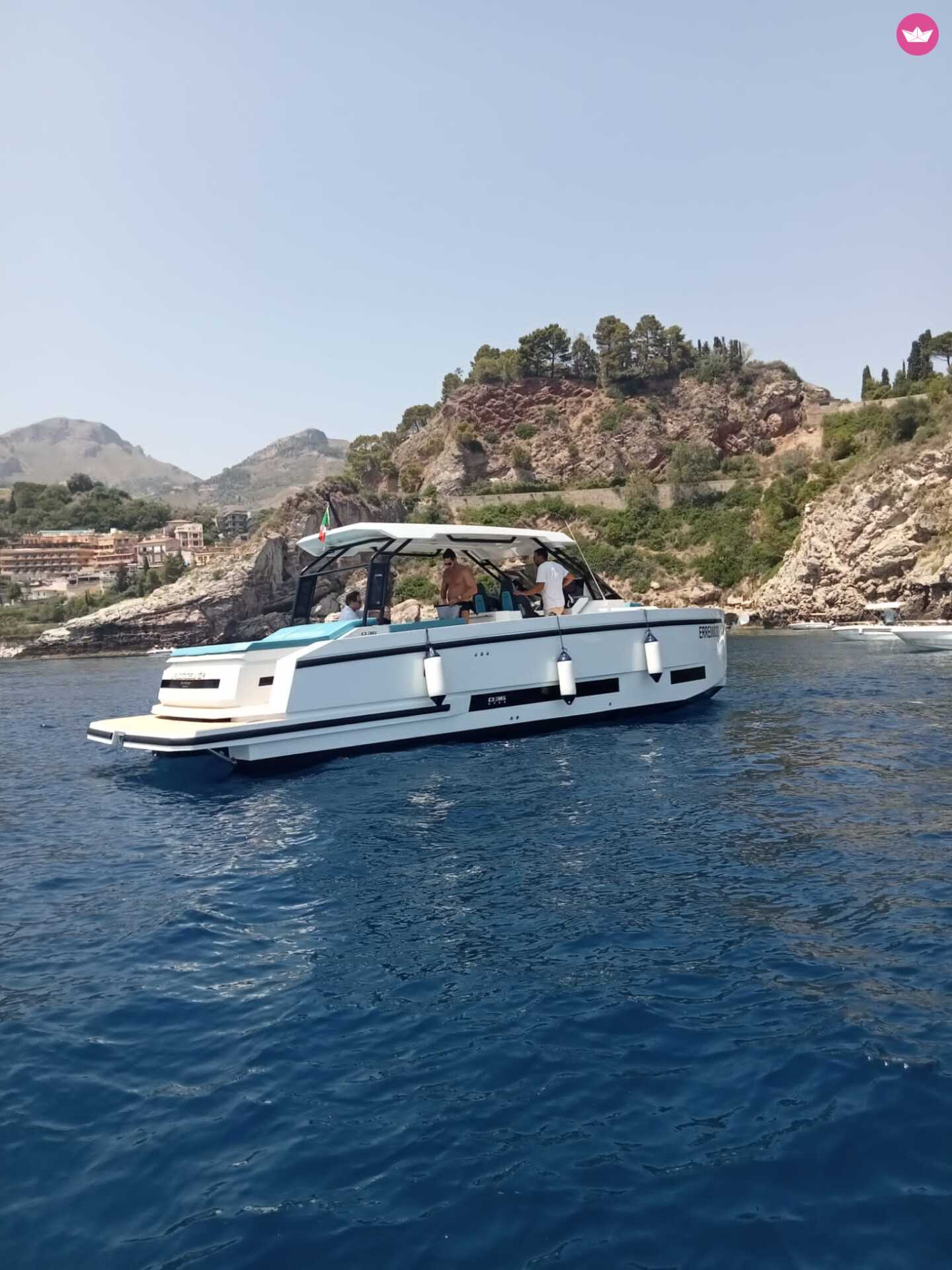 Taormina por mar: Aventura exclusiva de día completo en lancha rápida ...