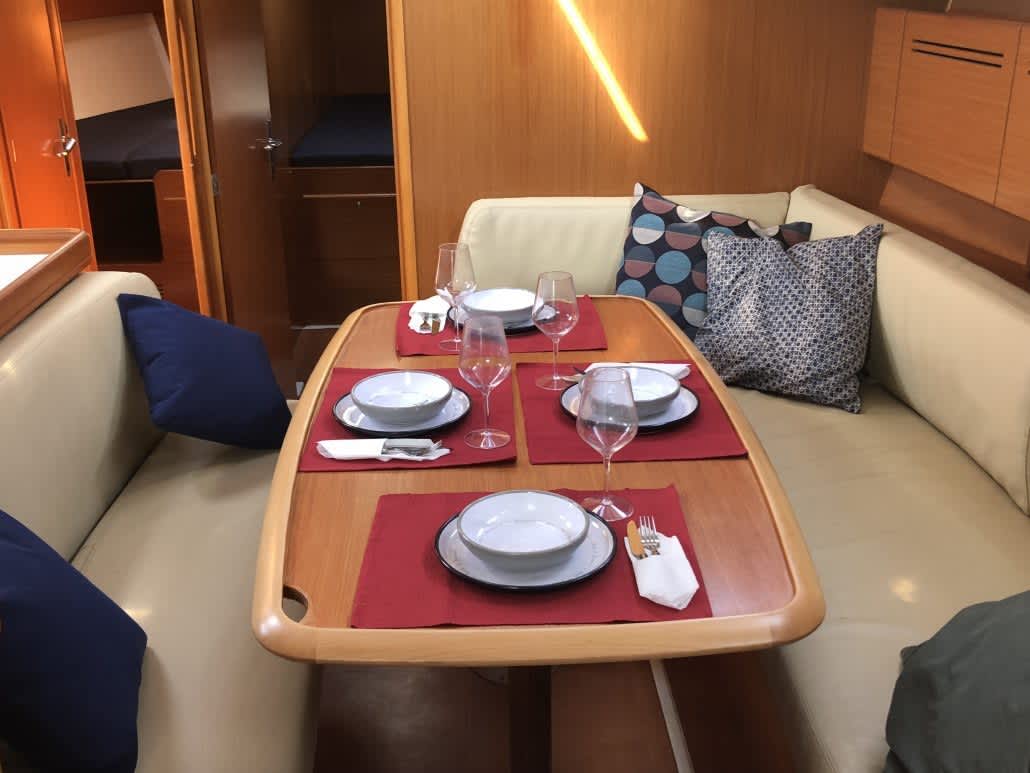 Aperitif auf einem Boot in Neapel mit anschließendem Bad im Golf ...