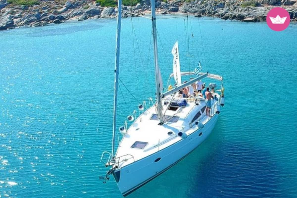 Full-day private sailing experience on Dia Island aboard the Elan ...
