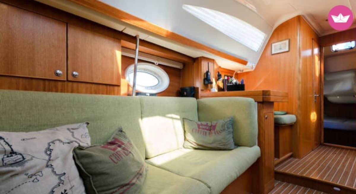 Full-day private sailing experience on Dia Island aboard the Elan ...