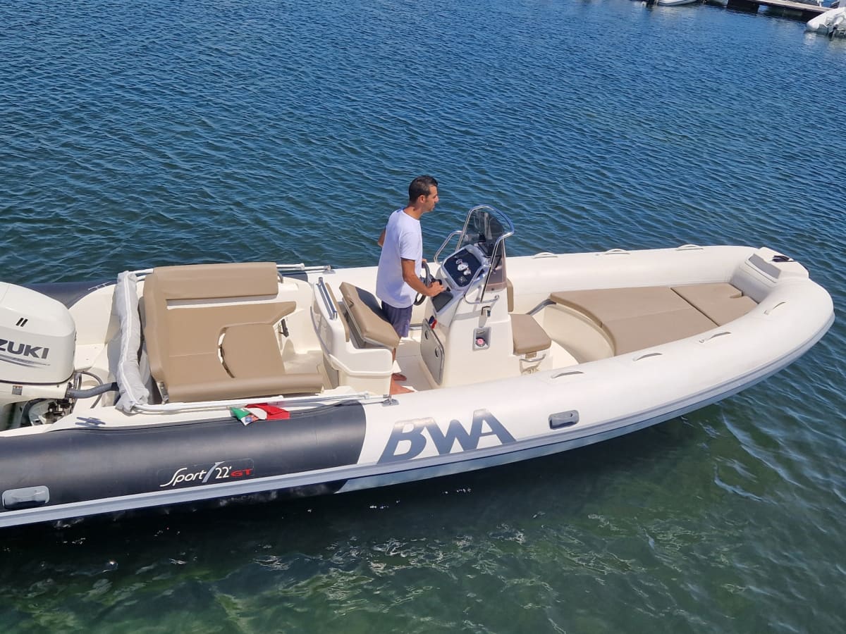 A day trip to Porto Rotondo by motorboat - Click&Boat