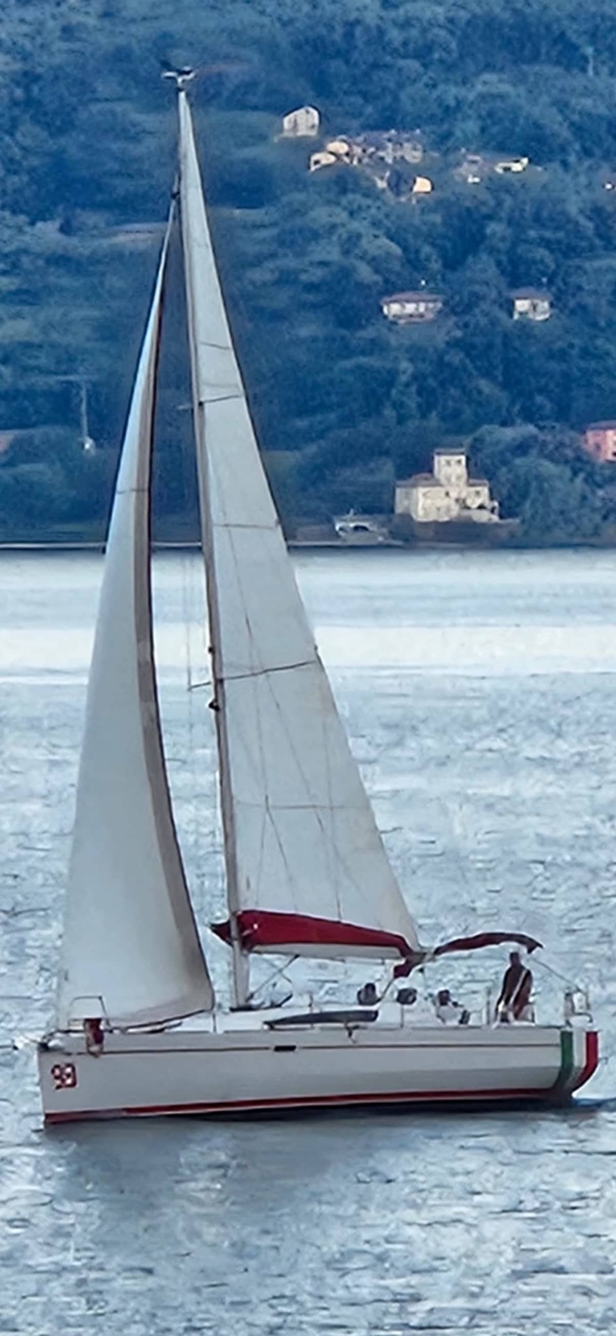8 hours of sailing on Lake Maggiore from Cannero Riviere - Click&Boat