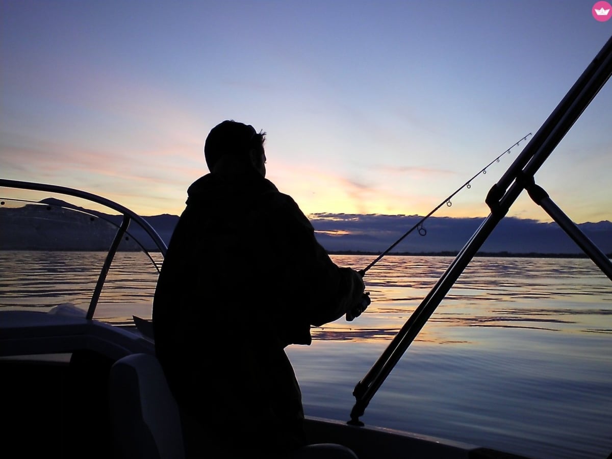 Your day in Saint-Cyprien: rent a motorboat for a full day of ...
