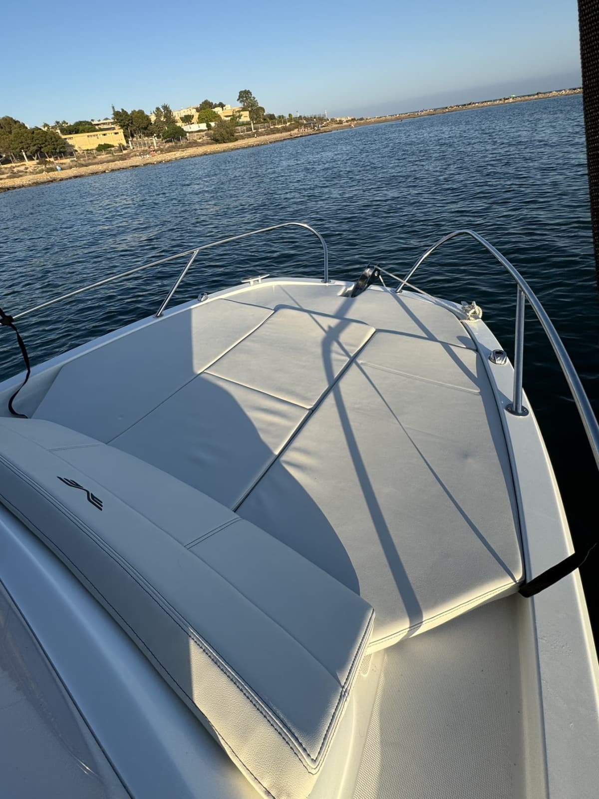 Relax on a motorboat in Alicante for 4 hours - Click&Boat
