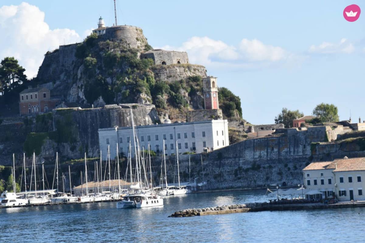 Sailing cruise through Corfu's old town and hidden bays - Click&Boat