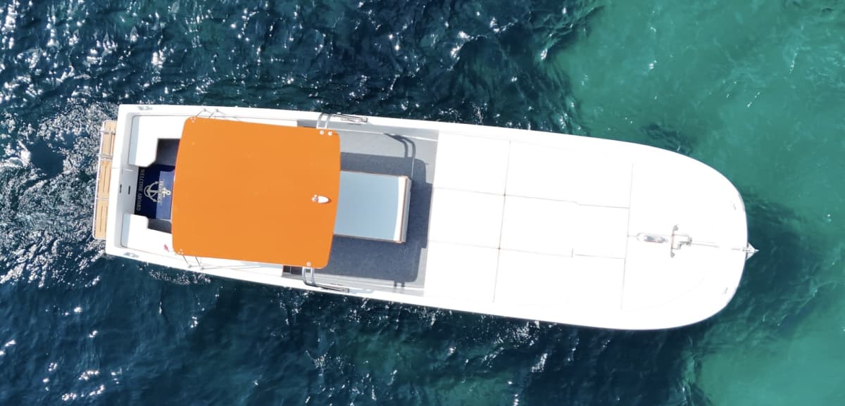 Your day in Ischia: rent a motorboat for a full day of discoveries ...
