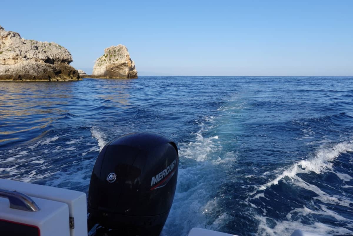 Complete experience | Isola Bella and sea caves - Click&Boat