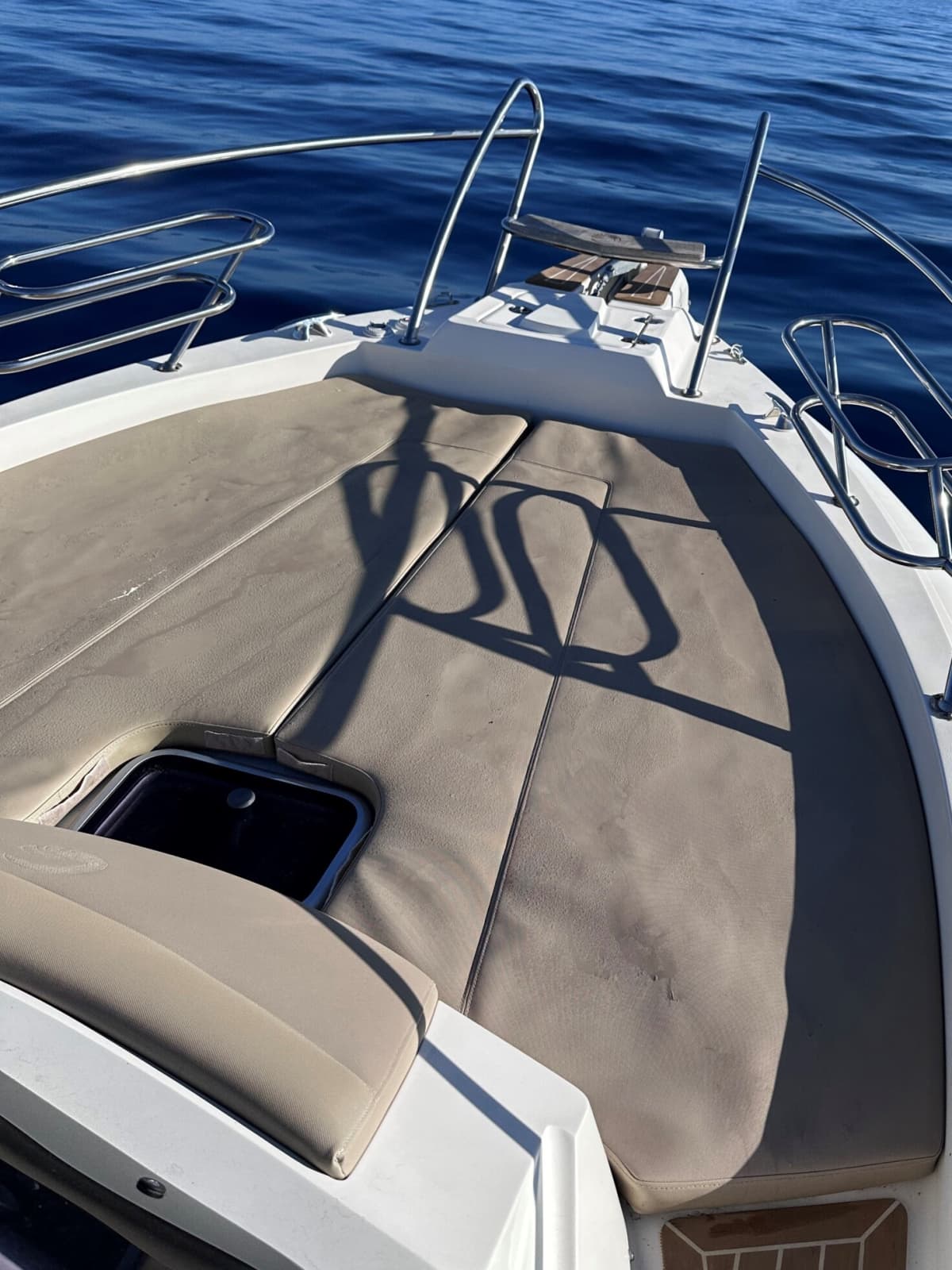 Discover Saint-Cyprien on a full-day motorboat excursion - Click&Boat