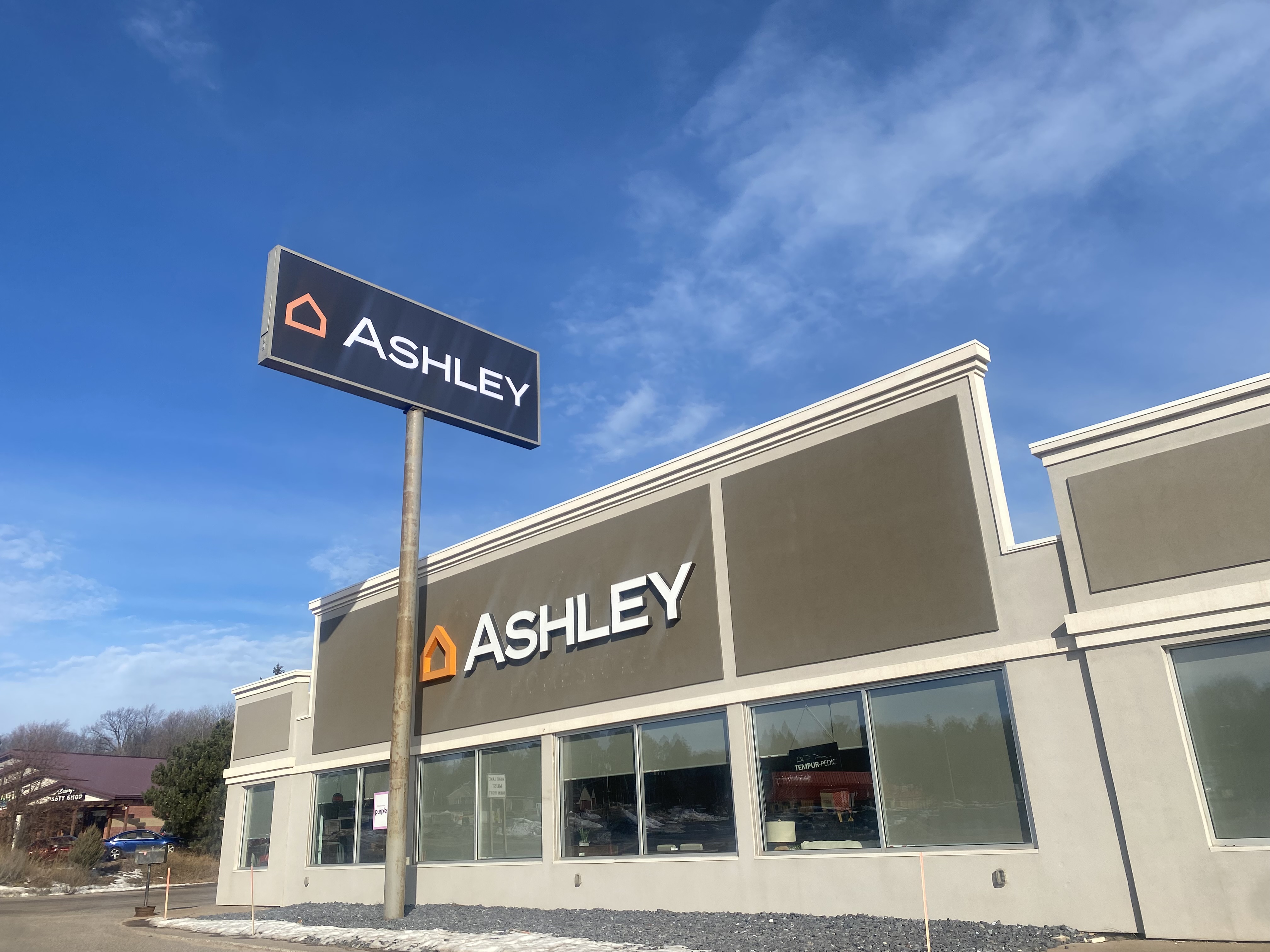 Ashley furniture kennedy commons store