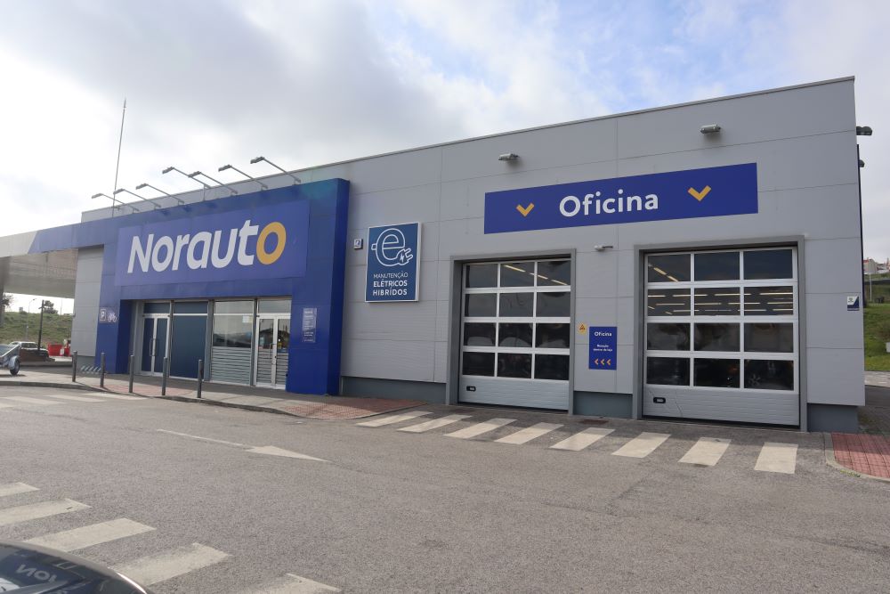 Oficina auto Norauto Amadora - Av Lima De Freitas, Parcela A, Encosta ...