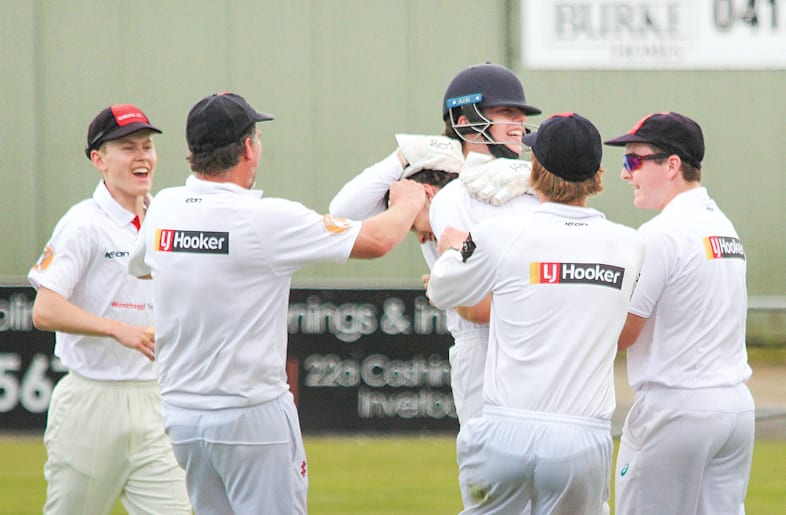 Stingrays superb on day one as cricket beats the weather