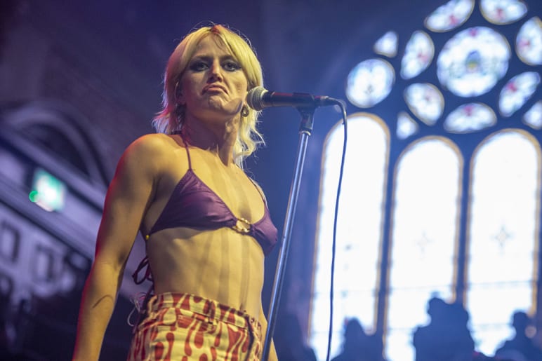 Who Are Amyl And The Sniffers Oh Come On