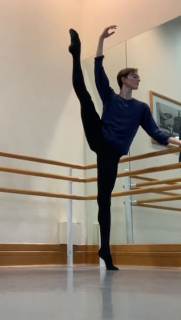 Axel drops in for a well–earned break