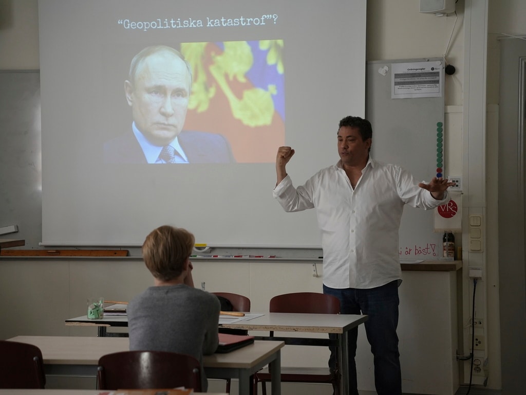 Sweden addresses students' NATO worries