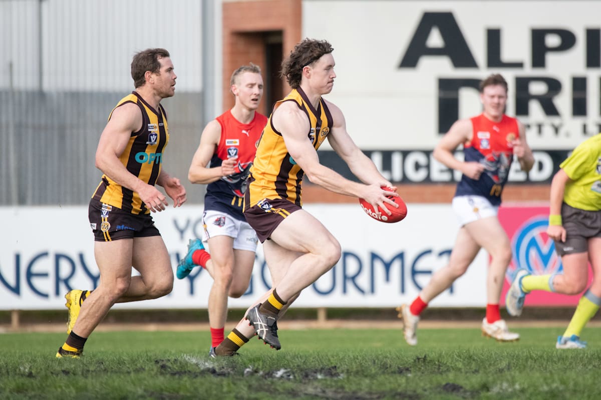 Rovers thump Raiders