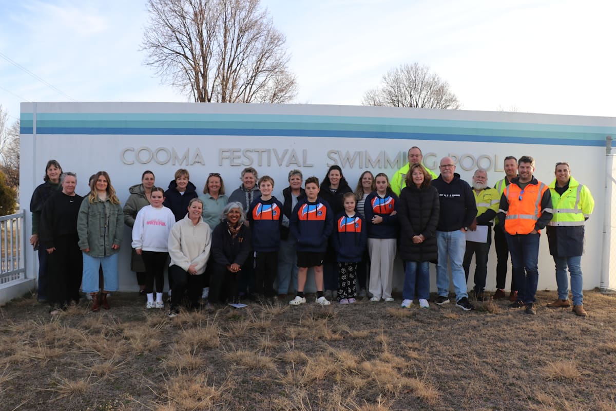 Cooma pool delay causes waves