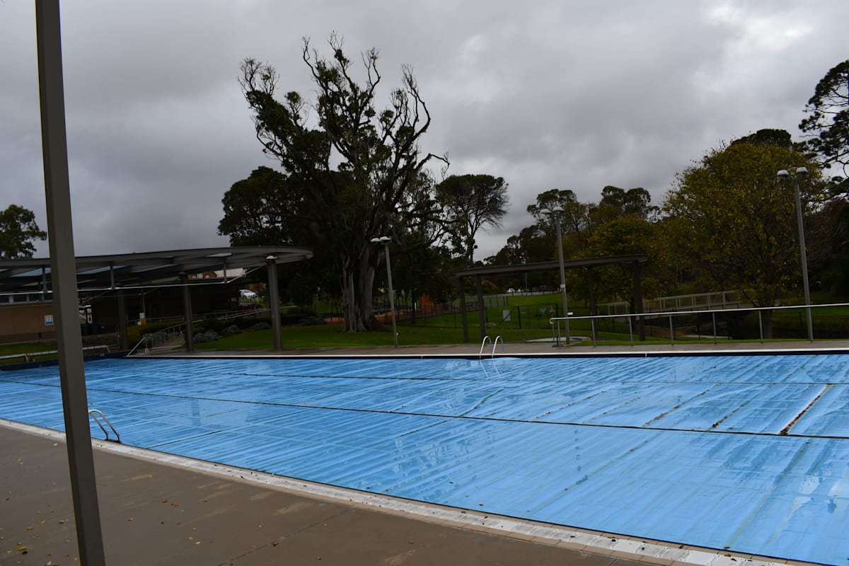 Council doing laps on Strathalbyn Community Swimming Pool works