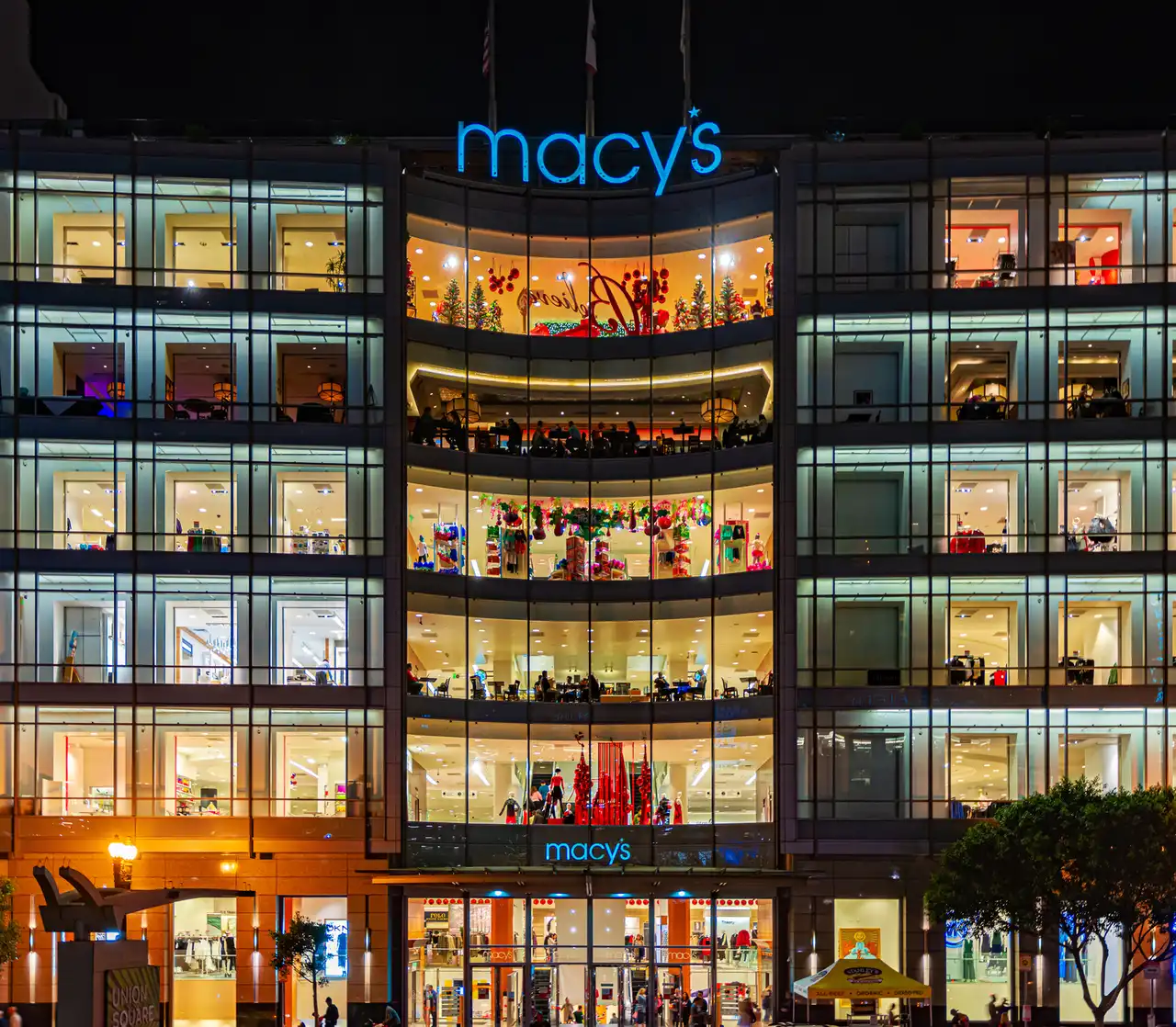 Macy's: Style-First Shopping | comedia - design, development, content