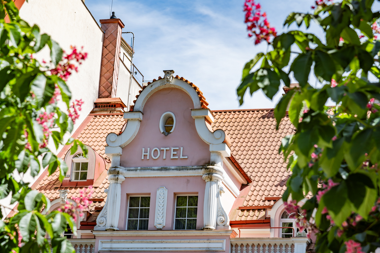 Find and book a hotel: which providers are there?