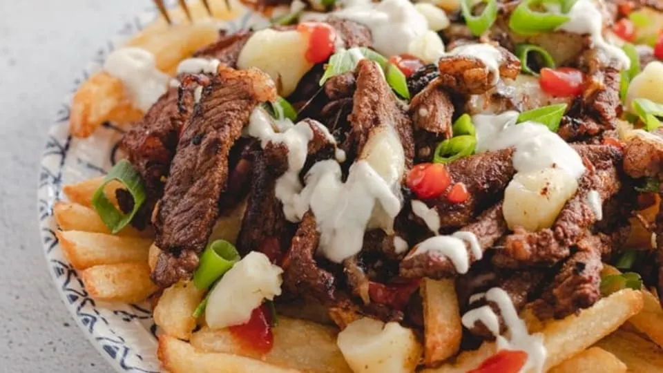 Shawarma Poutine with Beef Recipe | Cookr.com