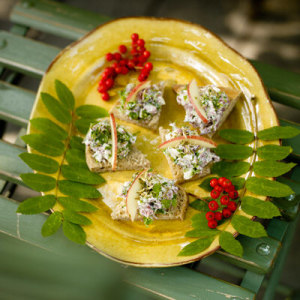 Snittar med julskinka och senapskräm | Recept - Coop