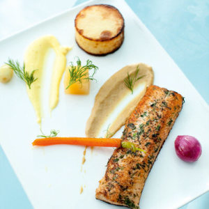 Hel röding med citron- och dillsås | Recept - Coop