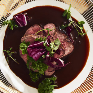 Oxfilé provencale med vitlökssmör och råstekt potatis - Coop