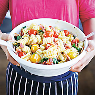 Pastasallad till buffé - enkla & festliga recept | Coop