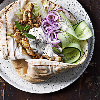 Kycklingkebab med tomatsalsa och vitlöksyoghurt - Coop