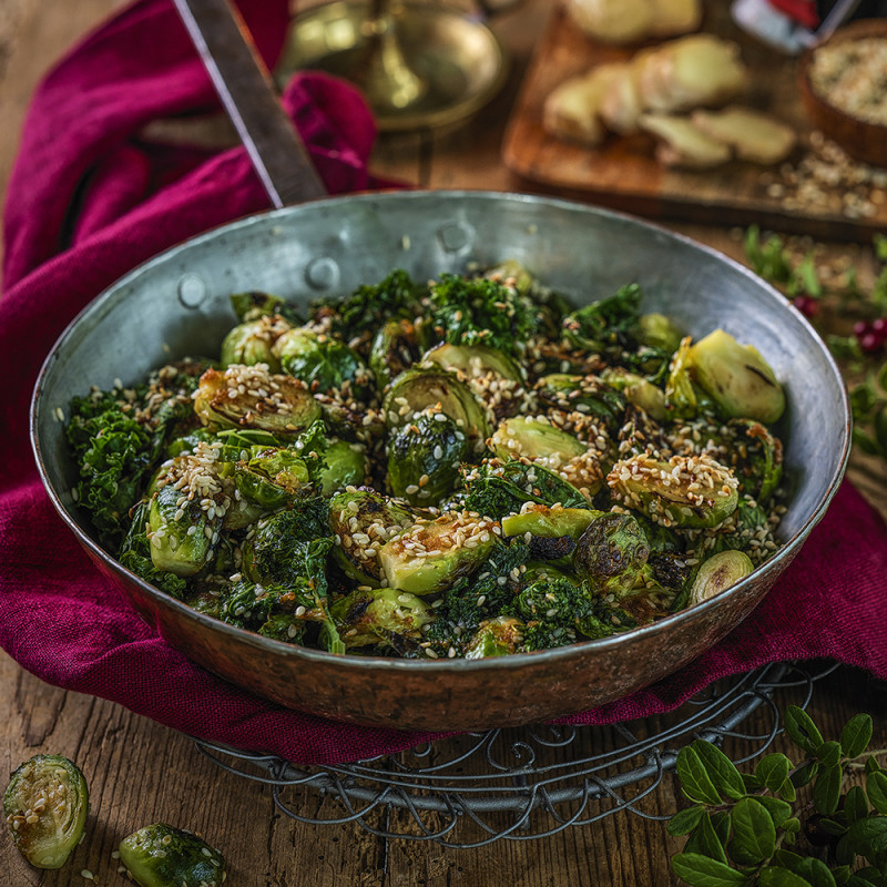 Stekt brysselkål med sesamfrön och ingefära - Coop