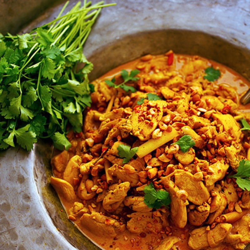 Kyckling med citrongräscurry (Cari ga xoa lan) | Recept | Coop