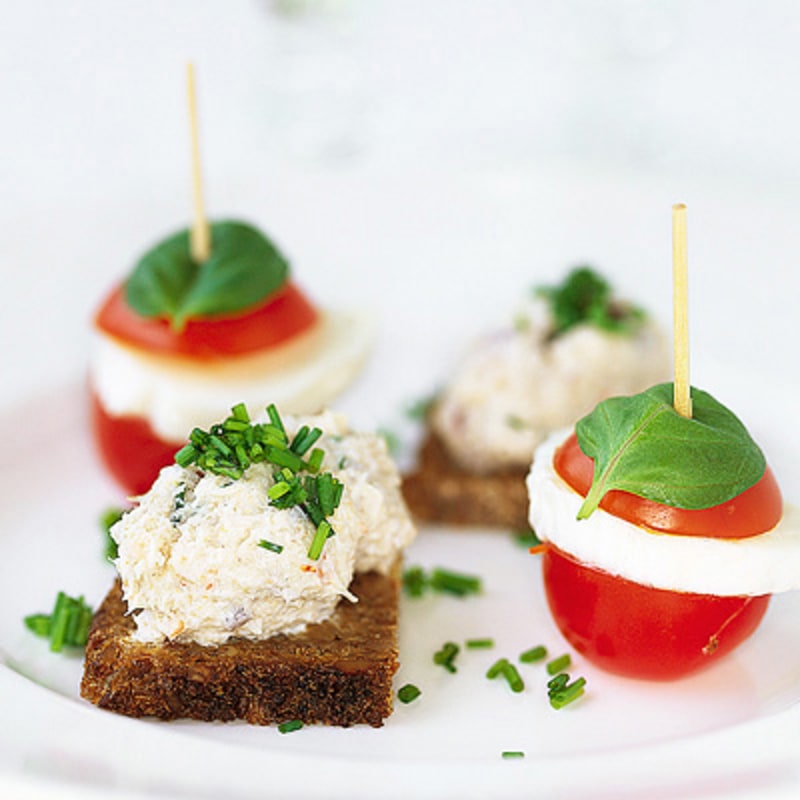 Tilltugg med cocktailtomat eller krabbmousse | Recept | Coop