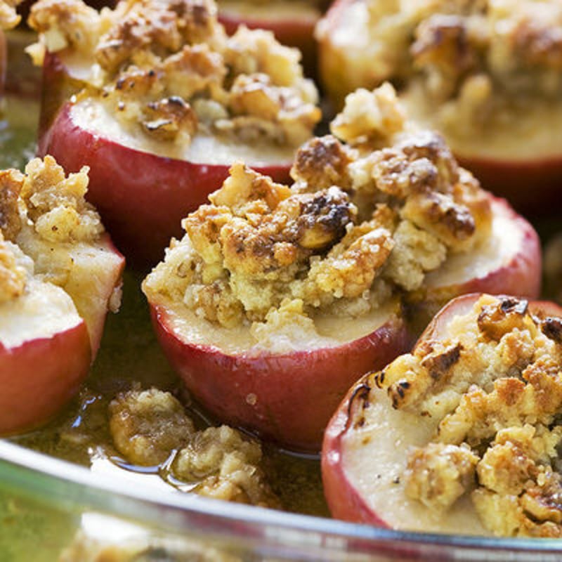 Äpplen i ugn med mandelmassa | Recept | Coop
