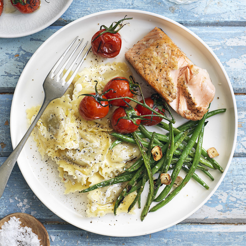 Stekt lax med svampfylld pasta | Recept | Coop