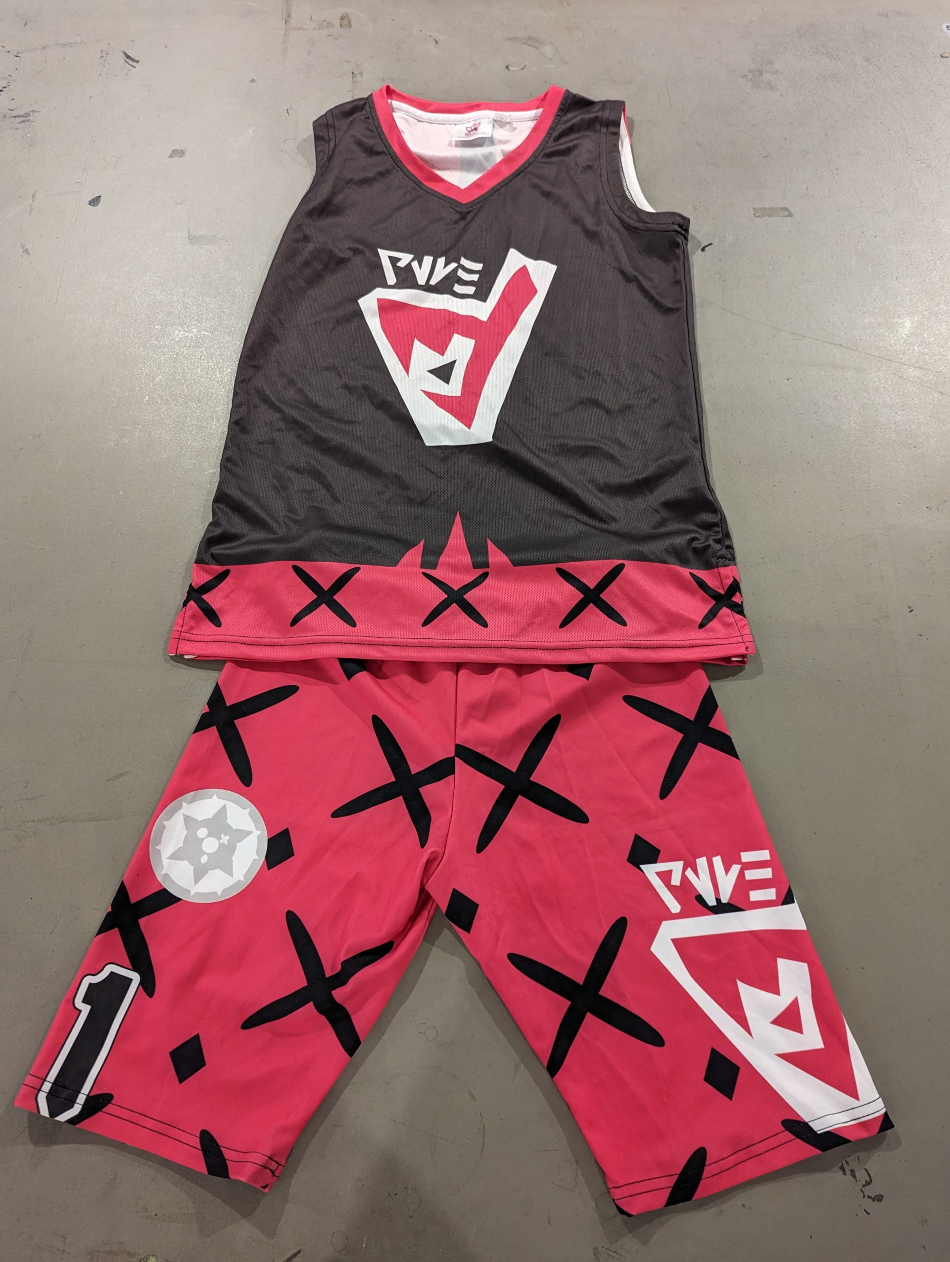 Piers from Pokemon Sword and Shield Costume - Coscove