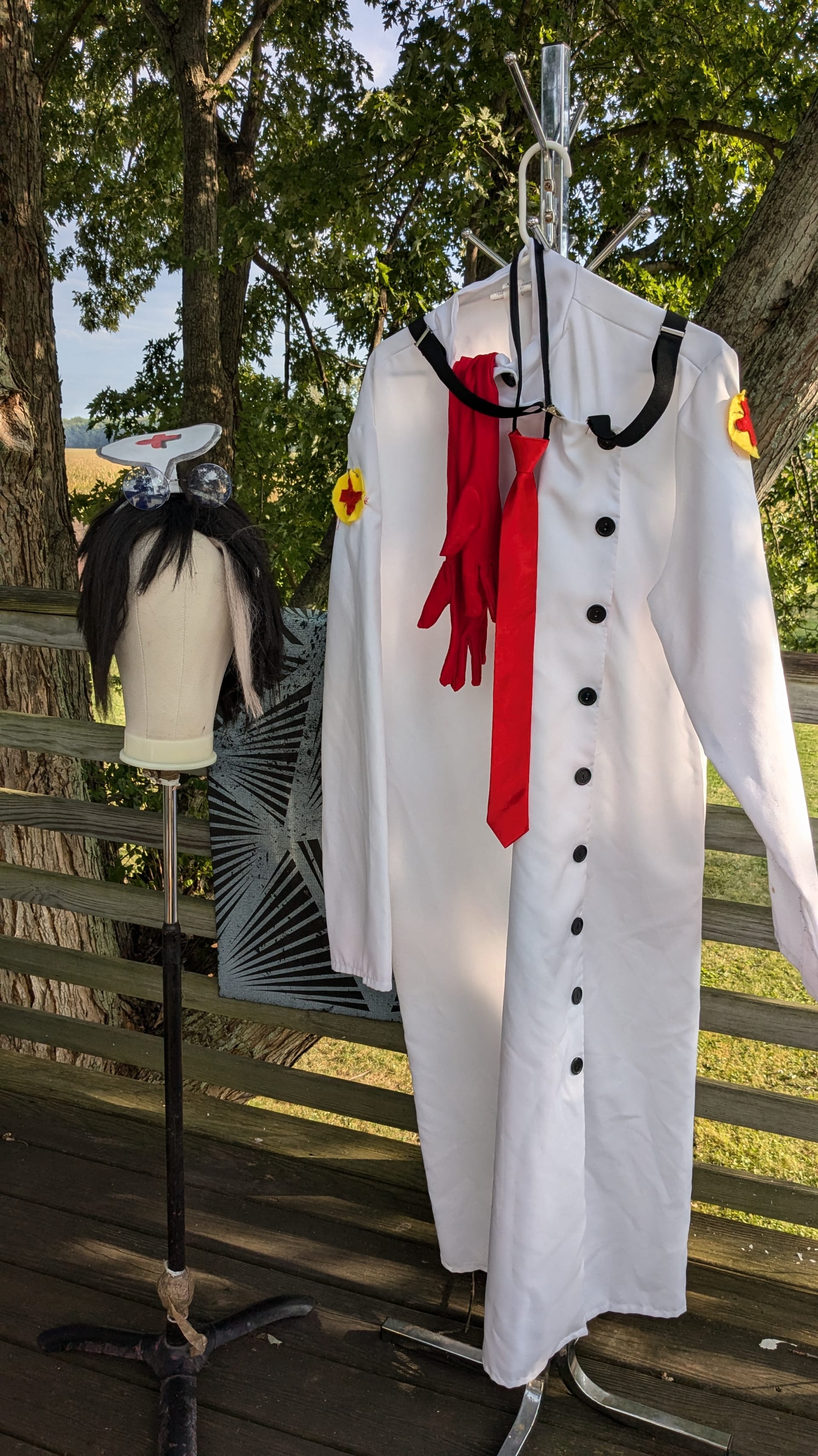Medic from Team Fortress 2 Costume - Coscove