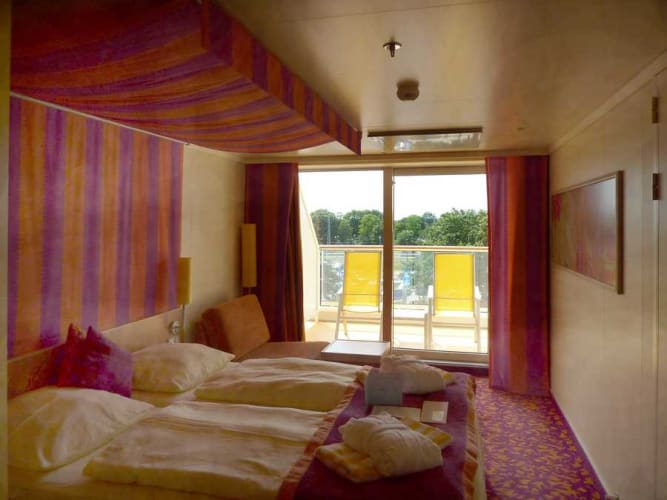 AIDAblu Kreuzfahrten buchen, Schiffsbewertungen und Deckplan